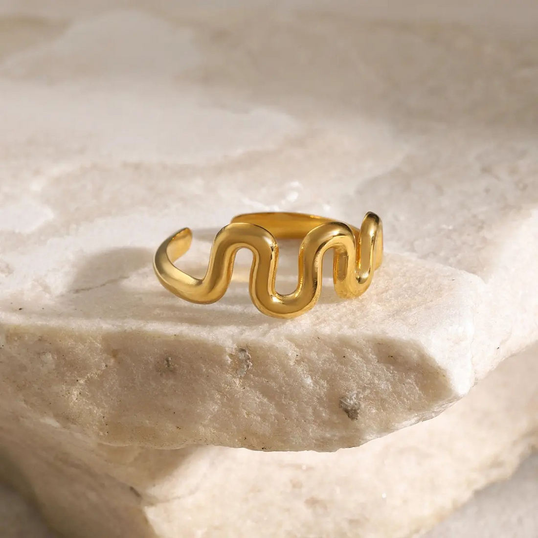 Wavy Ring – KOJESHA